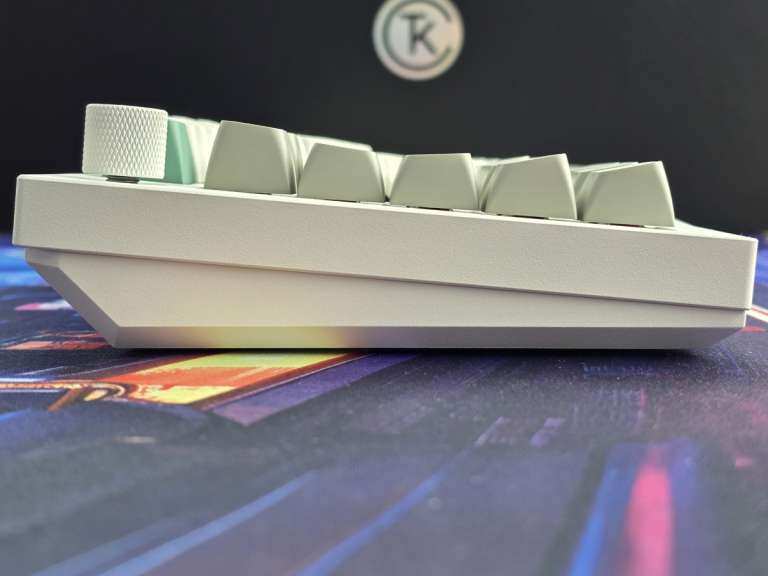 Keychron Q13 Max Alice Layout Keyboard review - an ergo-mech wonderland ...