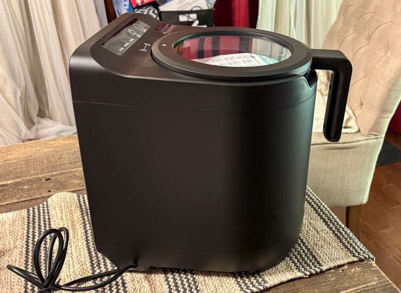 Luma 2.5 Liter Electric Kitchen Composter review - turn your scraps ...