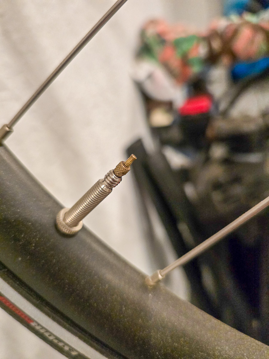 Hoto Air Pump Pocket review - Perfect for bicycle rides! - The Gadgeteer