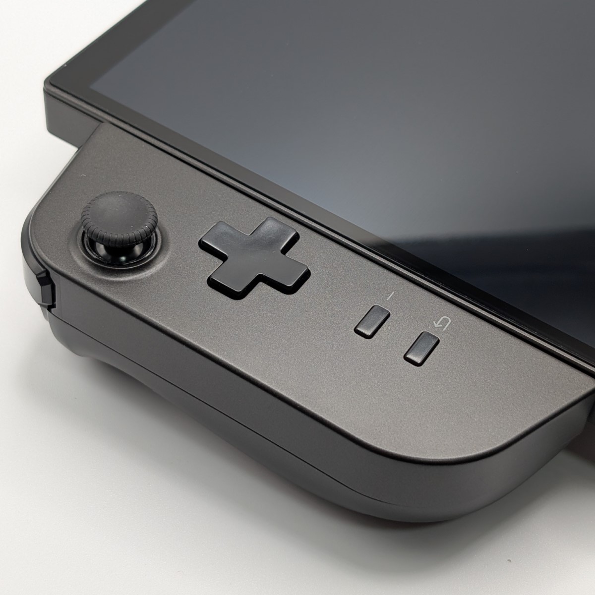 X-Plus Piccolo G-SERIES1 10.5" handheld tablet gaming PC review ...