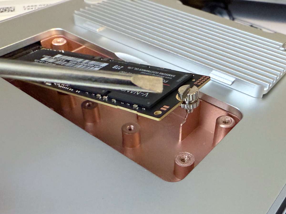 Qwiizlab Aluminum Stand Hub for the Mac mini M4 review - The Gadgeteer