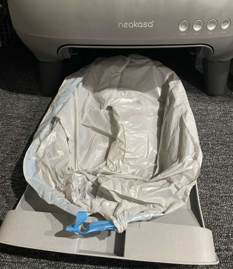 Neakasa M1 Automatic Litter Box review - Capable of keeping your kitty ...