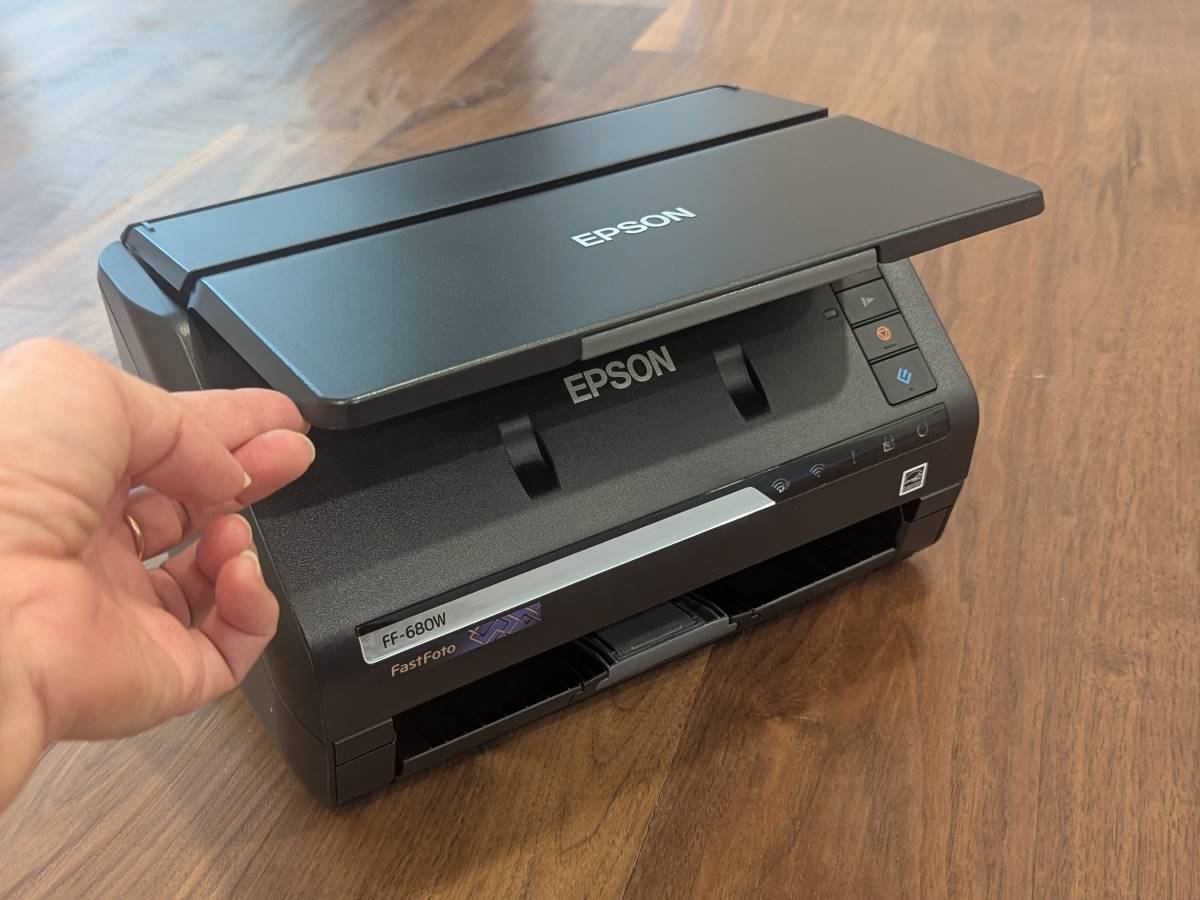 Epson FastFoto FF-680W High-speed Photo Scanning System review - it ...