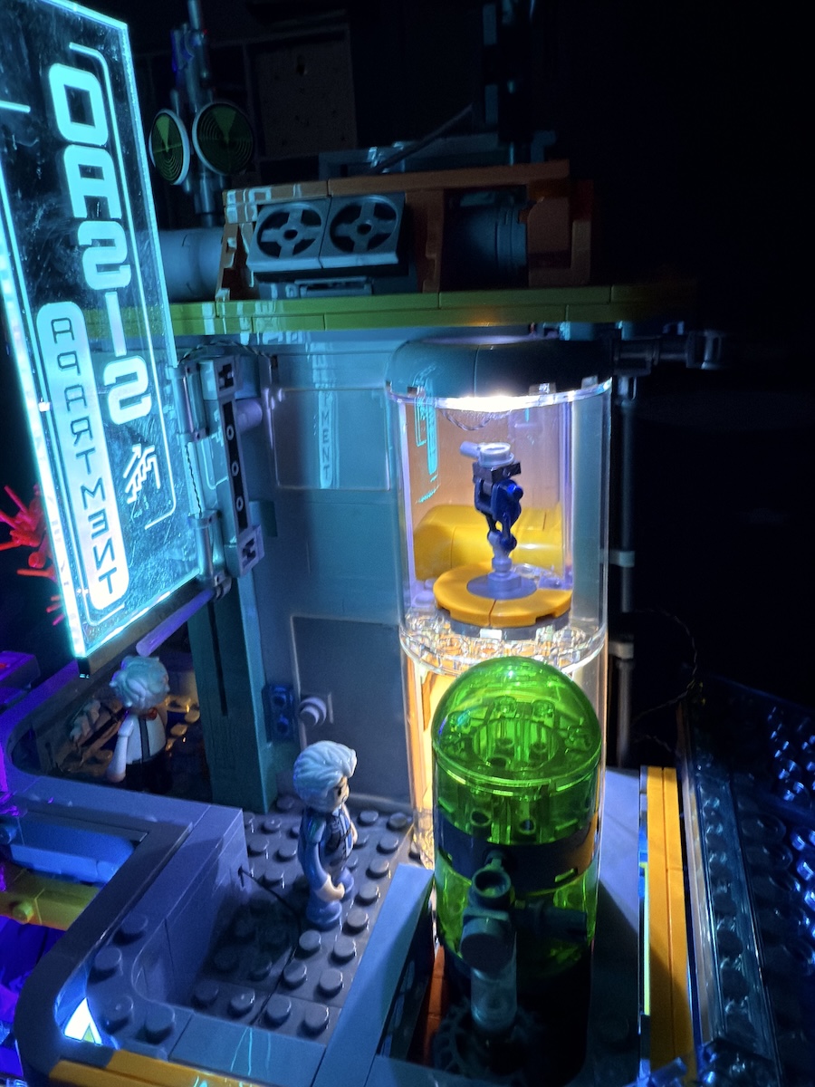 Funwhole Cyberpunk NeonCity model kit review - Brick by brick it ...