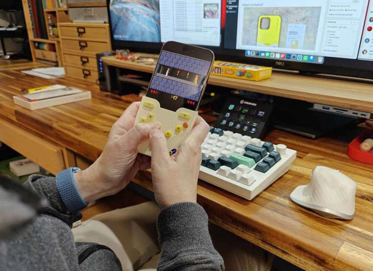 Bitmo Lab GAMEBABY iPhone case/gaming controller review - The Gadgeteer