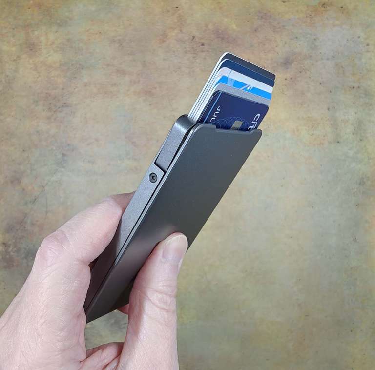 Groove Life Groove wallet review - a great update for a great wallet ...