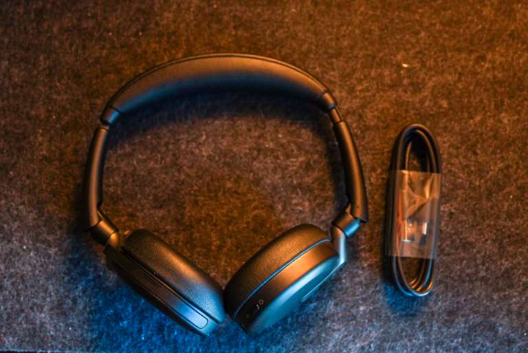 Jabra Evolve2 65 Flex headset review - Travel Headset for Remote ...