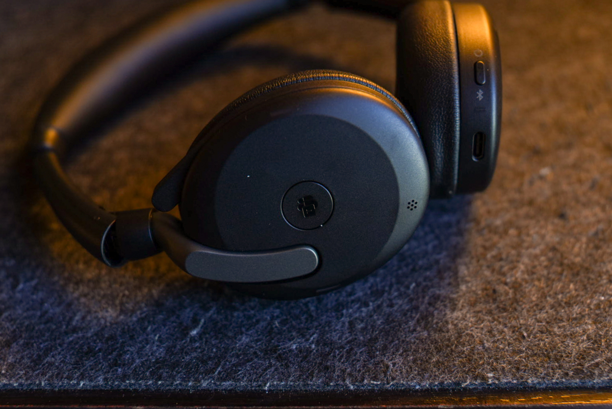 Jabra Evolve2 65 Flex headset review - Travel Headset for Remote ...