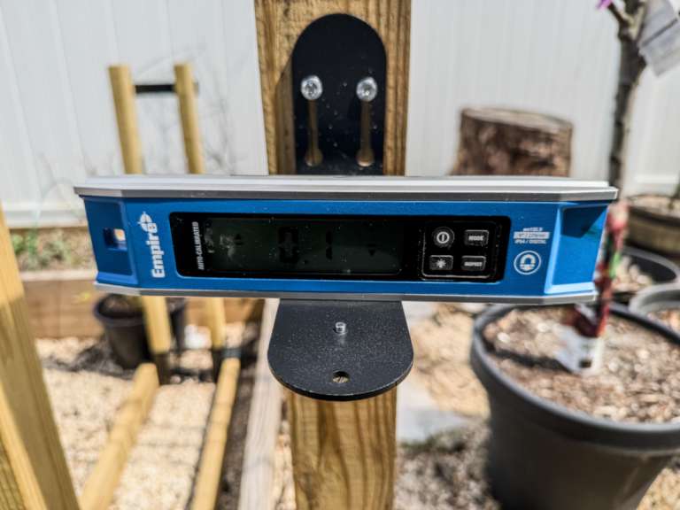 VINGUYS Smart Bird Feeder V-Feeder Bamboo review - The Gadgeteer