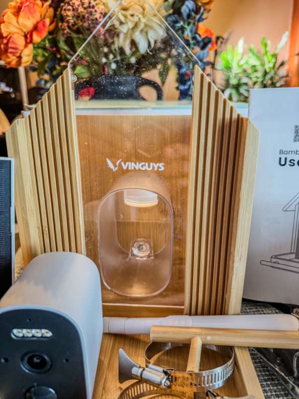 VINGUYS Smart Bird Feeder V-Feeder Bamboo review - The Gadgeteer