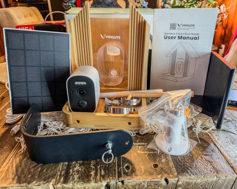 VINGUYS Smart Bird Feeder V-Feeder Bamboo review - The Gadgeteer