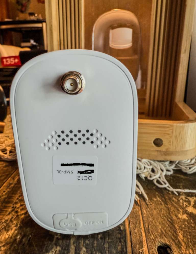 VINGUYS Smart Bird Feeder V-Feeder Bamboo review - The Gadgeteer