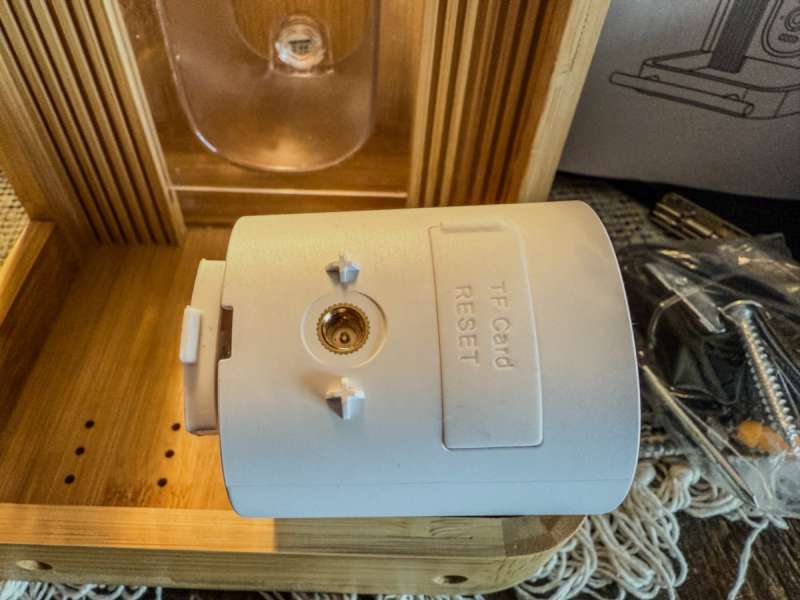 VINGUYS Smart Bird Feeder V-Feeder Bamboo review - The Gadgeteer