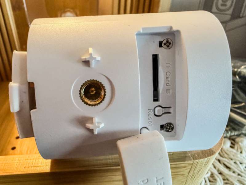 VINGUYS Smart Bird Feeder V-Feeder Bamboo review - The Gadgeteer