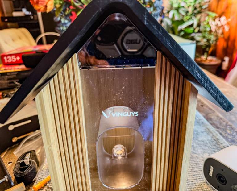 VINGUYS Smart Bird Feeder V-Feeder Bamboo review - The Gadgeteer