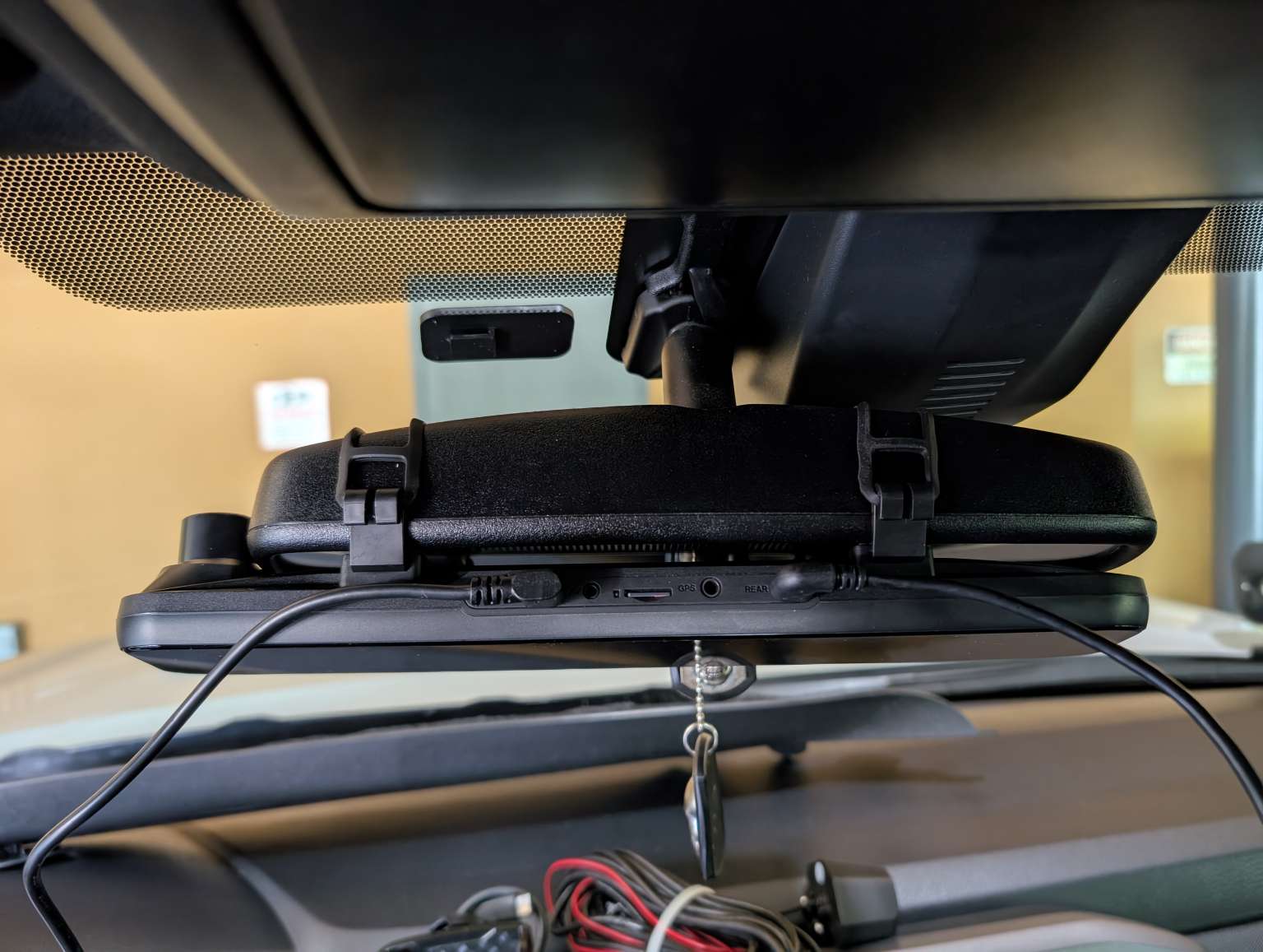 Wolfbox G900 TriPro 3-Channel Mirror Dashcam review - This next gen ...