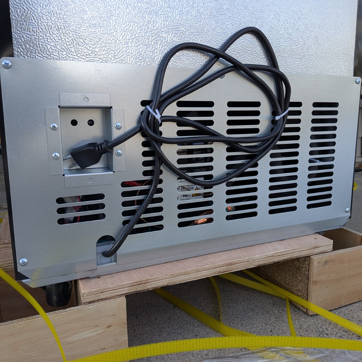 Bodega Single door display cooler review - a great cooler with eye ...