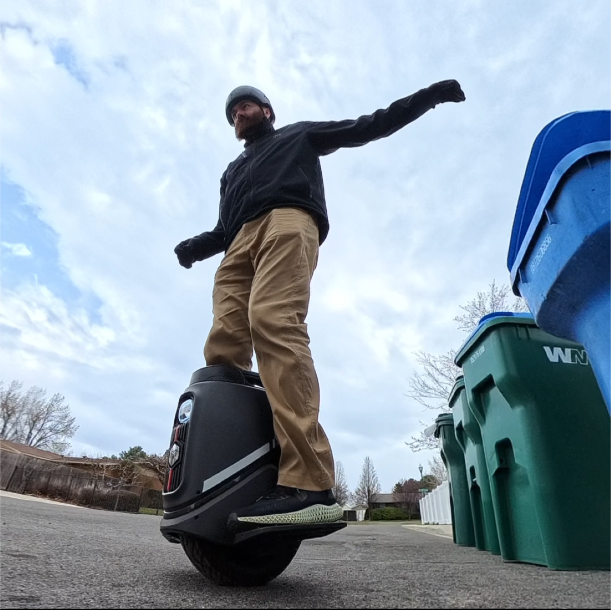 Inmotion V9 Electric Unicycle review - a great commuter EUC option for ...