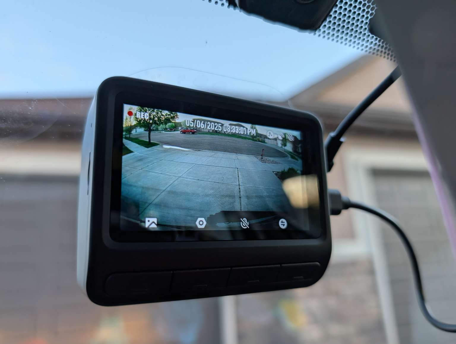 DDPAI Z60 3 channel dash cam review - Comprehensive camera connectivity ...