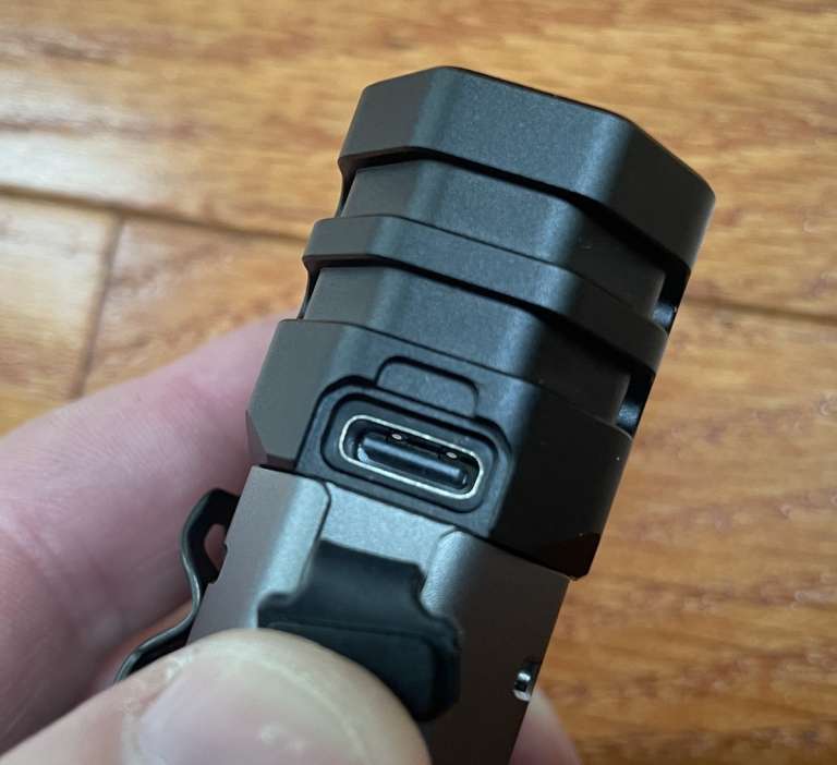 Loop Gear SK-05 Helm Pro dual-lens flashlight review - A fist full of ...