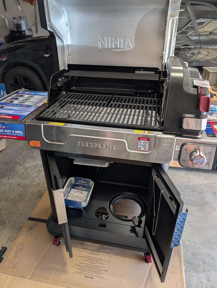 Ninja Kitchen FlexFlame Propane Grill and Outdoor Cooking System review ...