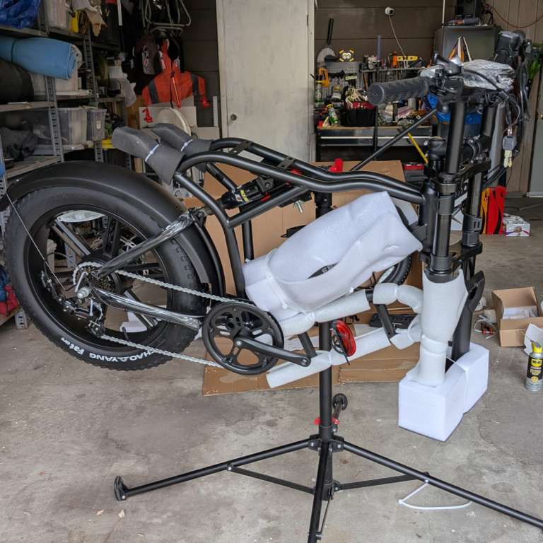 TST R002-2025 eBike review - a fun little moped for adults and teens ...
