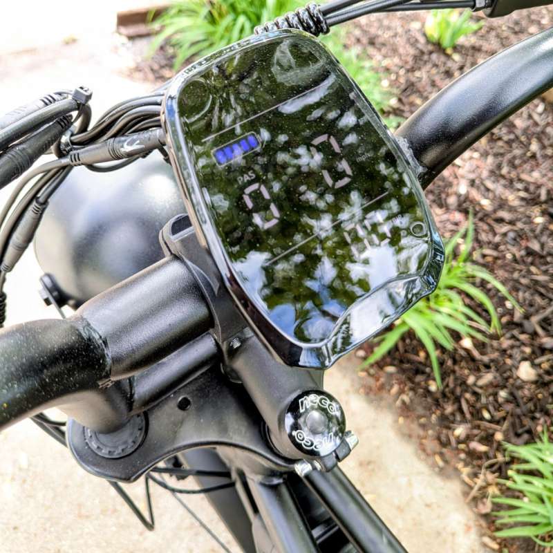 TST R002-2025 eBike review - a fun little moped for adults and teens alike - The Gadgeteer