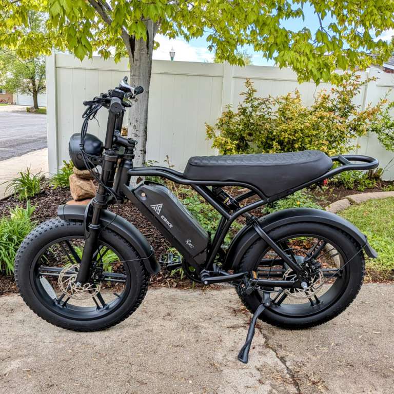 TST R002-2025 eBike review - a fun little moped for adults and teens alike - The Gadgeteer