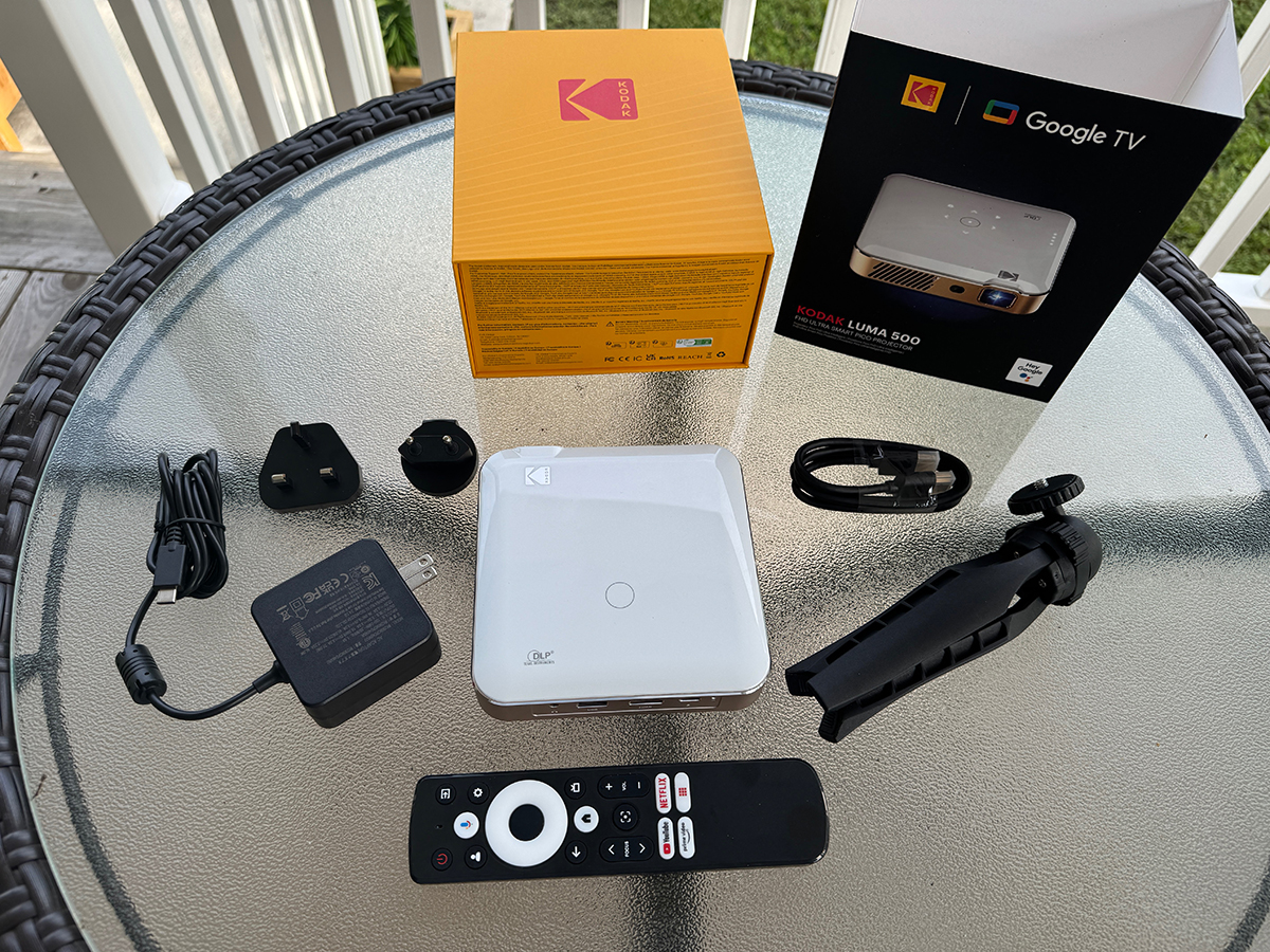 Kodak LUMA 500 FHD Ultra Smart Pico Projector review - Big image in a ...