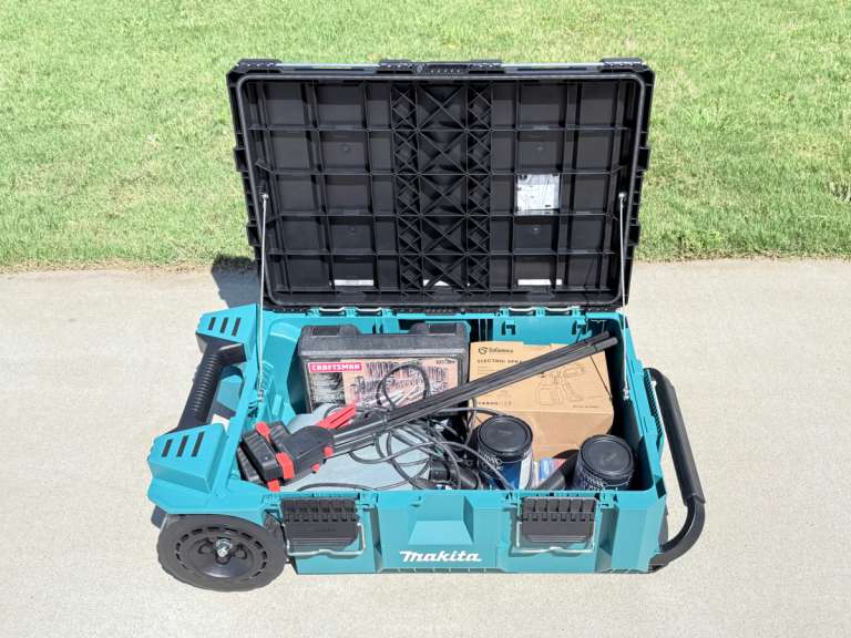 Makita Maktrak Rolling Tool Chest review - take your tools with you ...