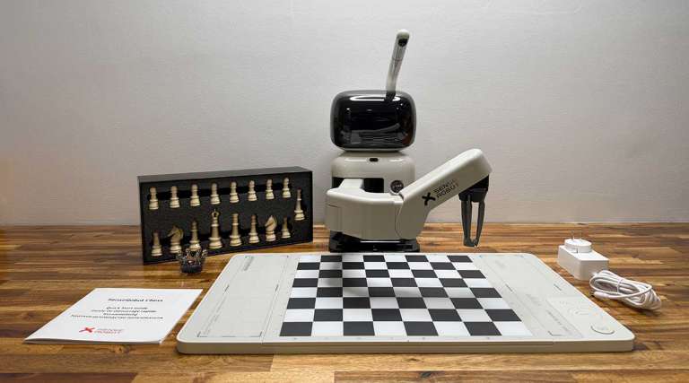 SenseRobot Chess review - This robot actually plays chess with you ...