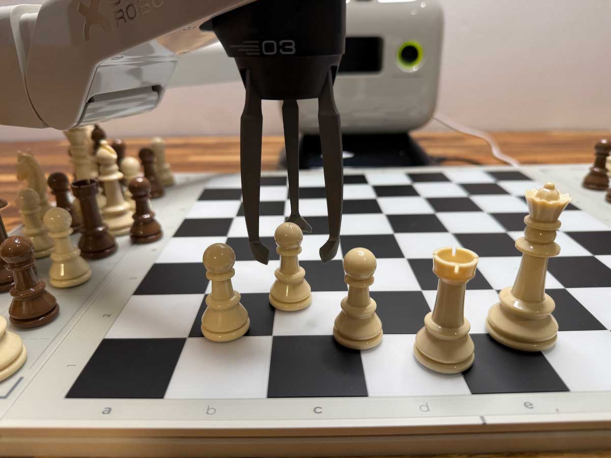 SenseRobot Chess review - This robot actually plays chess with you! - The Gadgeteer