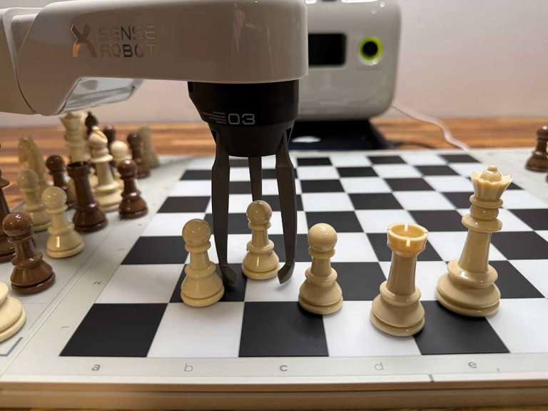 SenseRobot Chess review - This robot actually plays chess with you ...