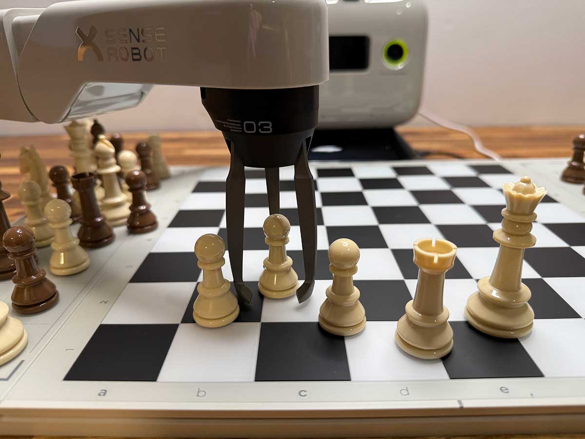 SenseRobot Chess review - This robot actually plays chess with you! - The Gadgeteer