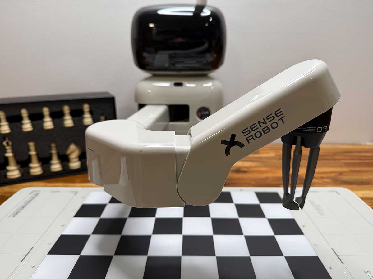 SenseRobot Chess review - This robot actually plays chess with you! - The Gadgeteer