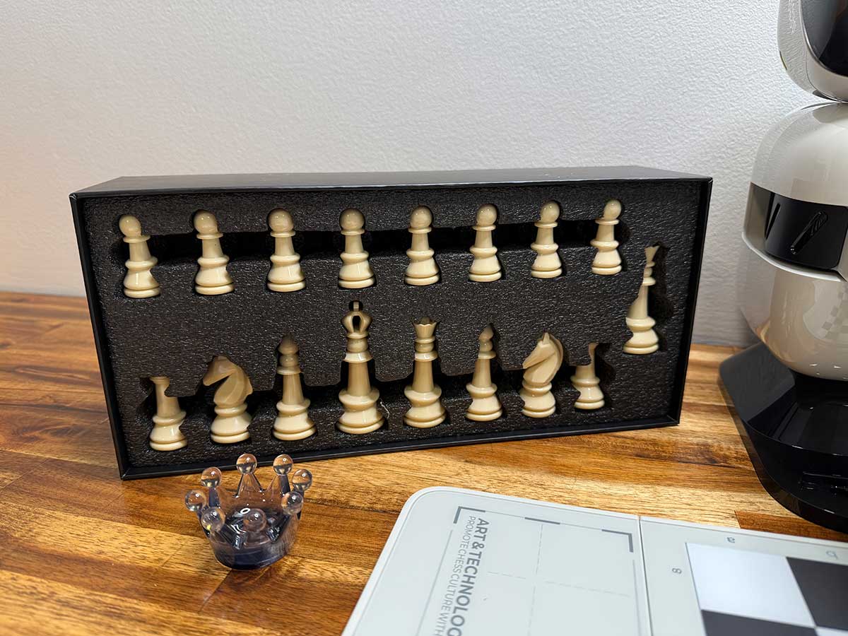 SenseRobot Chess review - This robot actually plays chess with you ...