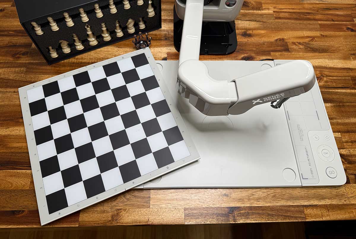 SenseRobot Chess review - This robot actually plays chess with you ...
