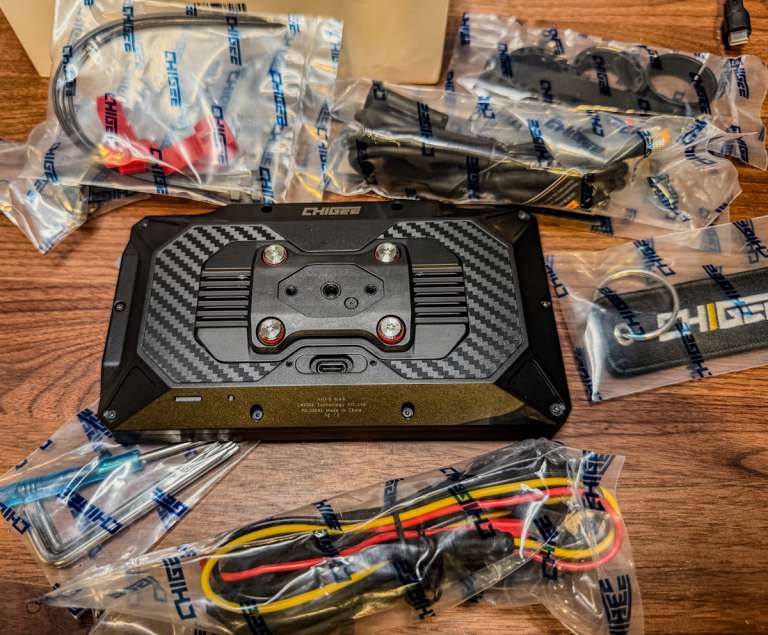 Chigee AIO-6 Max Smart Riding Display review - A graphical dashboard ...