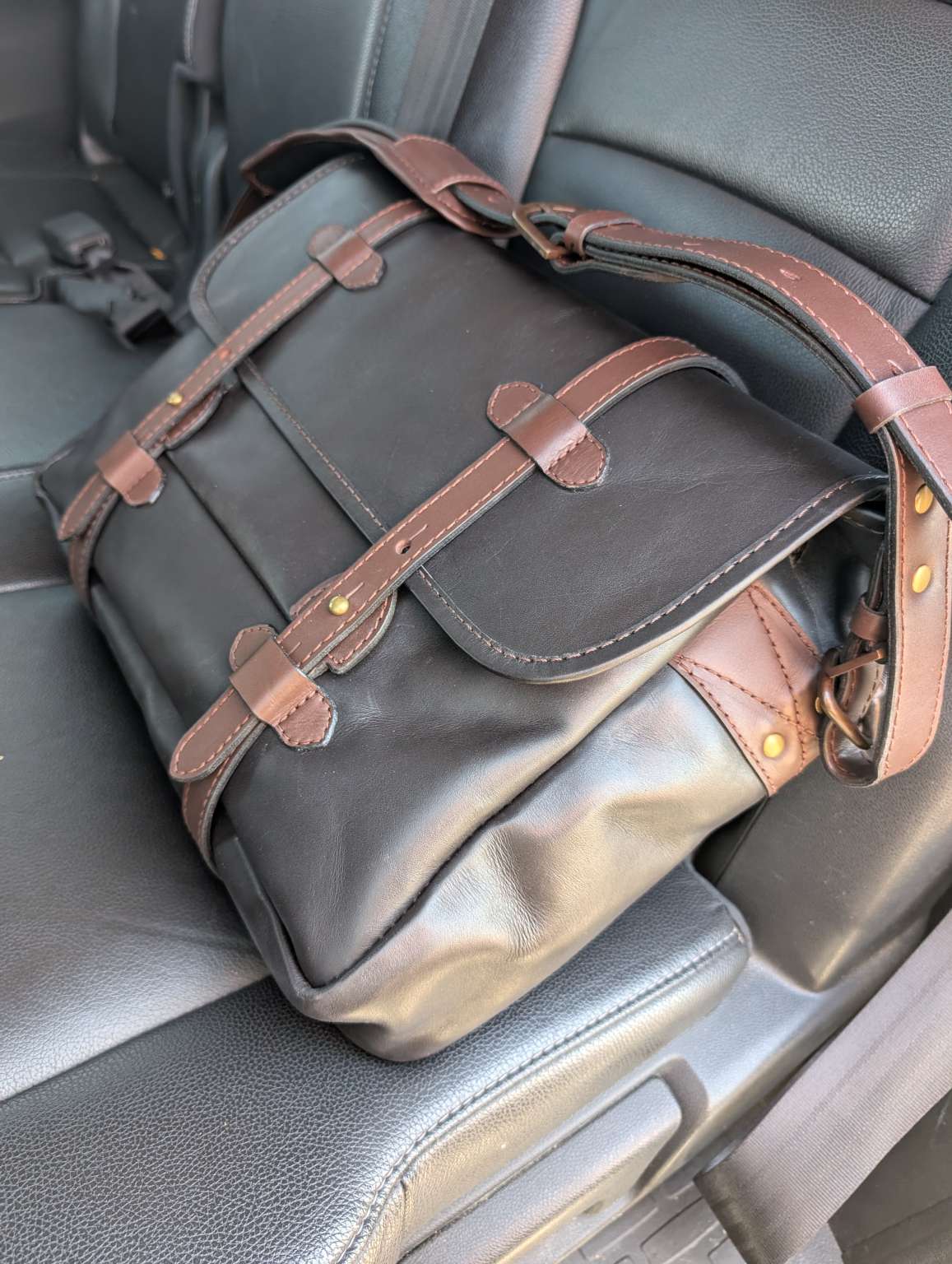 Cravar R.F.15/Espresso messenger bag review - A beautiful, professional ...