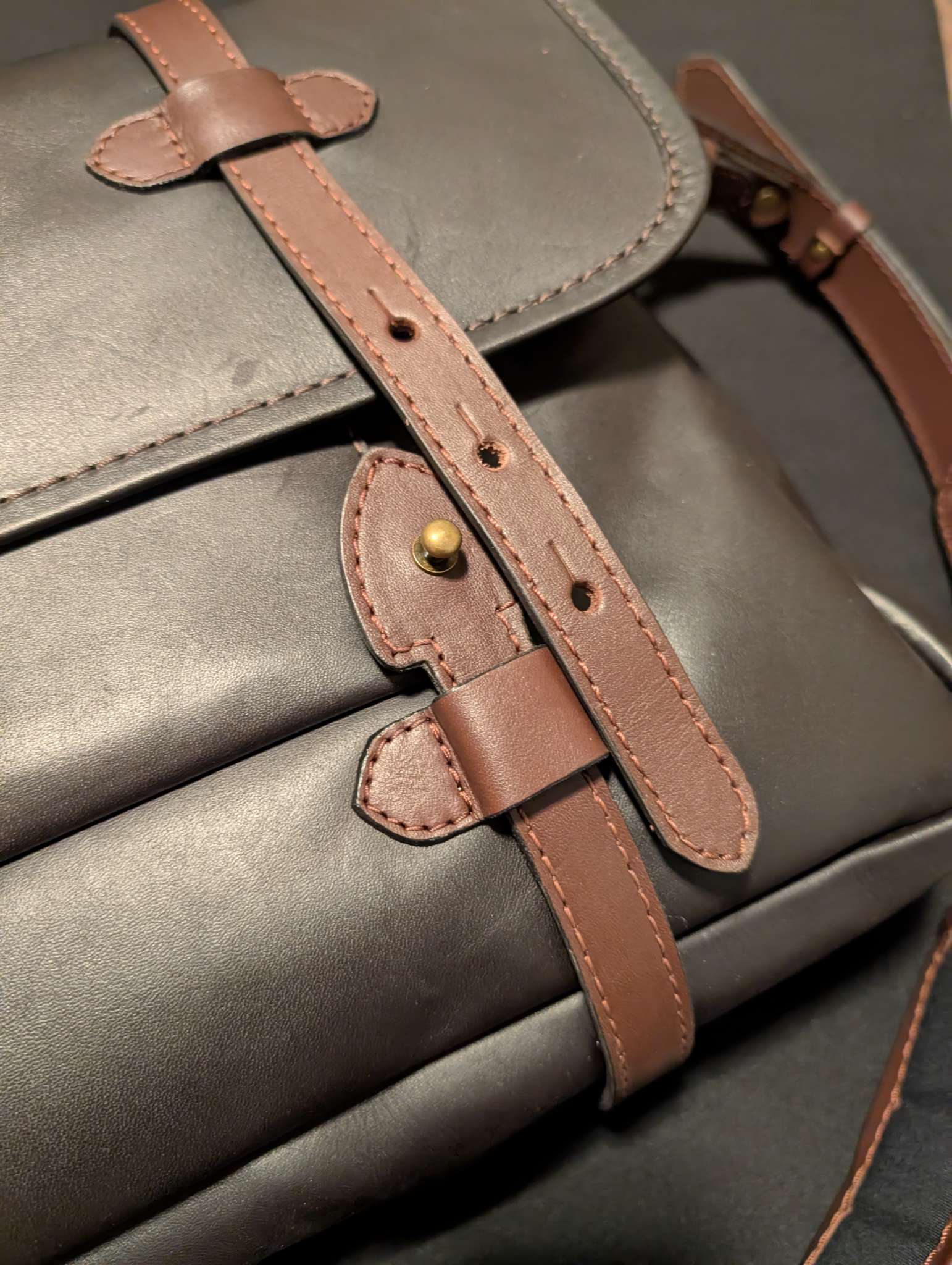 Cravar R.F.15/Espresso messenger bag review - A beautiful, professional ...