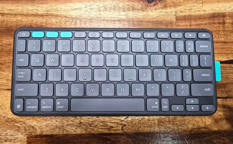 Logitech Flip Folio review - A clever iPad keyboard and cover combo ...