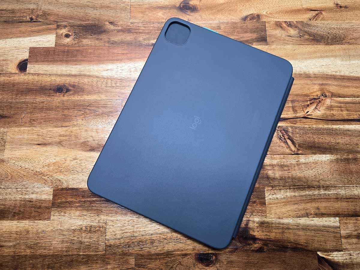 Logitech Flip Folio review - A clever iPad keyboard and cover combo ...
