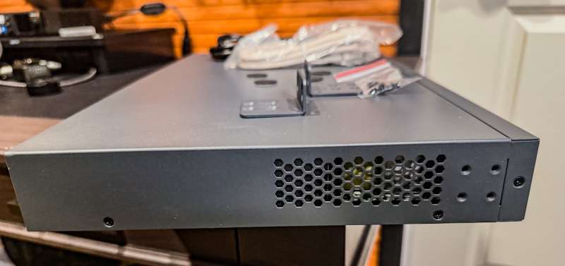 EnGenius ECS2528FP review - Cloud Managed Multi-Gigabit 410W PoE+ 24 Port Switch with 4 SFP+ ...