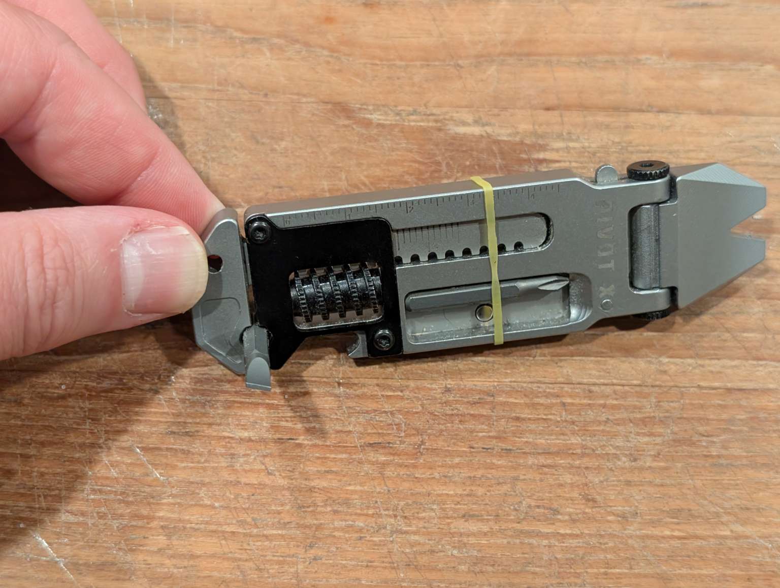 Pivot X Wrench review - 8-in-1 multi-tool - The Gadgeteer