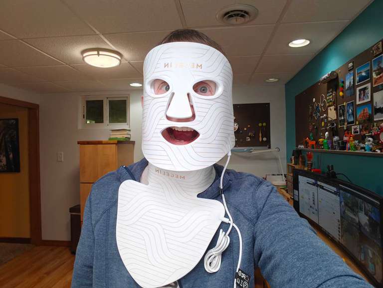 Megelin LED Red Light Therapy Face Mask review - Can it turn back the ...