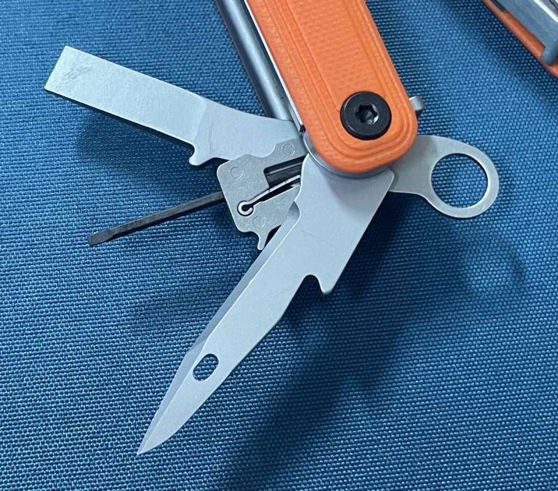 Leatherman Wave Alpha Multitool review – A premium tool with a MagnaCut ...