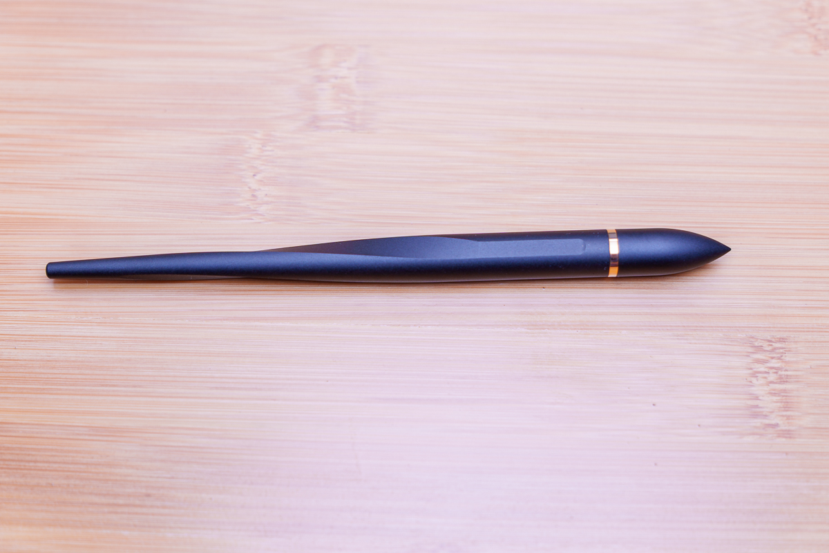 Novium Interstellar Hoverpen - A Gravity Defying Futuristic Pen - The Gadgeteer