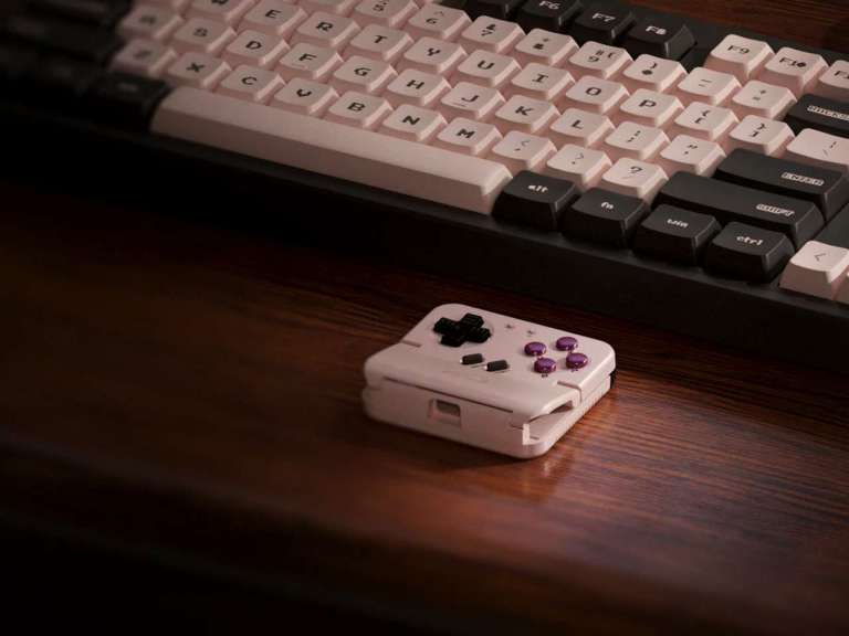 This $35 Controller Brings Back The Game Boy Grip For Your Phone - The ...