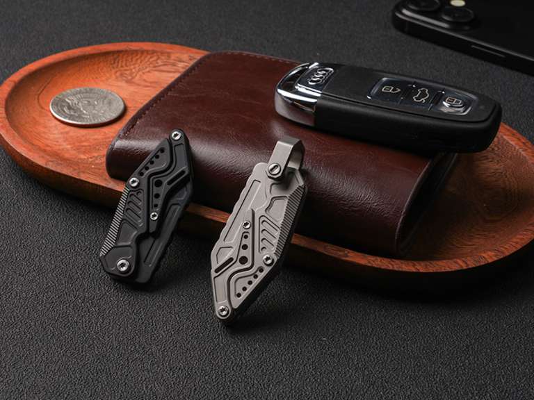 Titanium EDC ACTMAX LINKFIN Compact Sliding-Link Knife